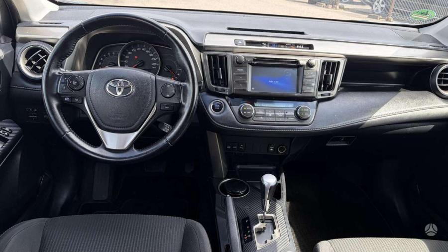 Grey Toyota RAV4 2015 in Marijampole, with an engine capacity of 2.20 L and mileage of 188 thousand km for 14650 €, photo 29 on AUTOMOTO.COM.LV