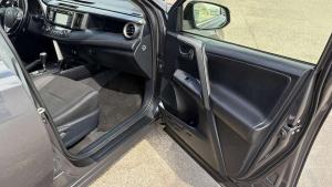 Grey Toyota RAV4 2015 in Marijampole, with an engine capacity of 2.20 L and mileage of 188 thousand km for 14650 €, photo 30 on AUTOMOTO.COM.LV