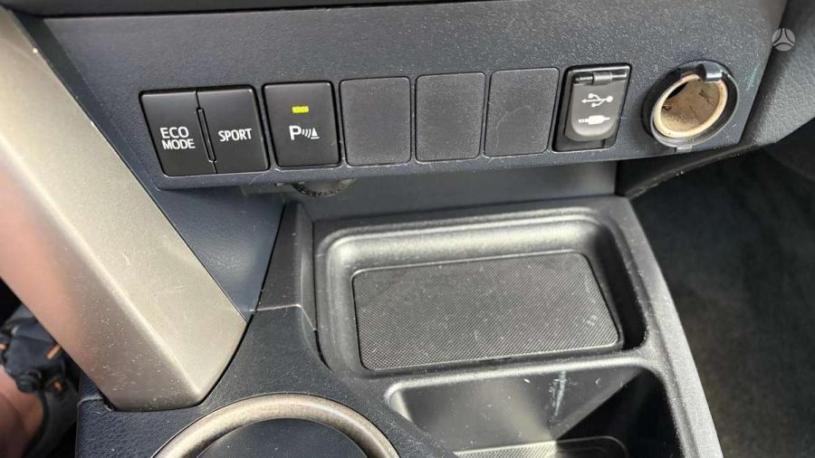 Grey Toyota RAV4 2015 in Marijampole, with an engine capacity of 2.20 L and mileage of 188 thousand km for 14650 €, photo 43 on AUTOMOTO.COM.LV