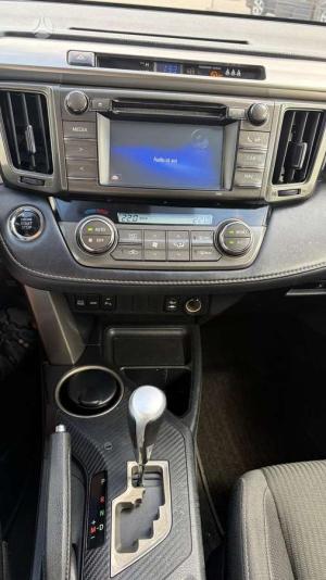 Grey Toyota RAV4 2015 in Marijampole, with an engine capacity of 2.20 L and mileage of 188 thousand km for 14650 €, photo 44 on AUTOMOTO.COM.LV