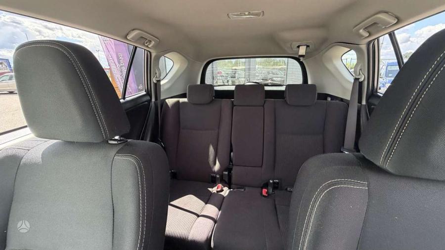 Grey Toyota RAV4 2015 in Marijampole, with an engine capacity of 2.20 L and mileage of 188 thousand km for 14650 €, photo 45 on AUTOMOTO.COM.LV