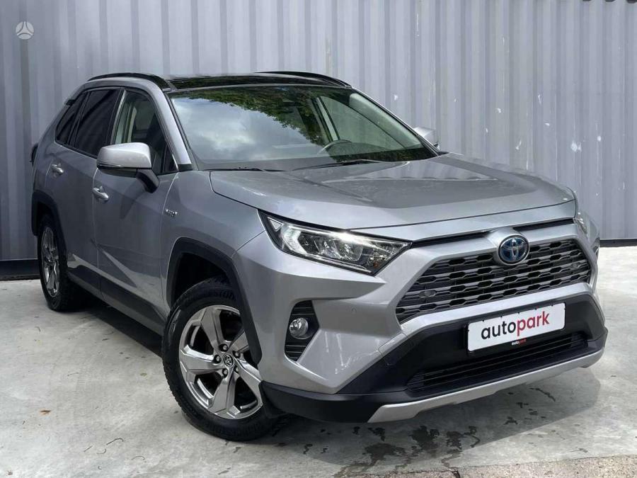 Pelēks Toyota RAV4 2019 Viļņa, ar dzinēja tilpumu 2.49 L un nobraukumu 151 tūkst. km par 22000 €, foto 3 vietnē AUTOMOTO.COM.LV