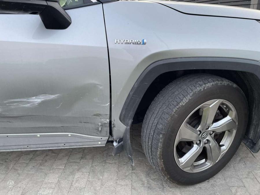 Grey Toyota RAV4 2019 in Klaipeda, with an engine capacity of 2.50 L and mileage of 65 thousand km for 24500 €, photo 10 on AUTOMOTO.COM.LV