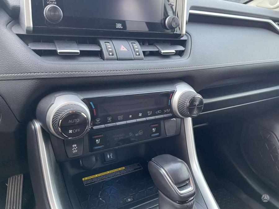 Grey Toyota RAV4 2019 in Klaipeda, with an engine capacity of 2.50 L and mileage of 65 thousand km for 24500 €, photo 21 on AUTOMOTO.COM.LV
