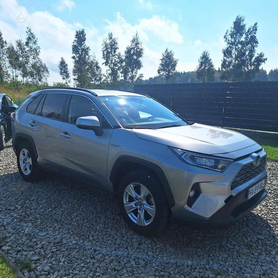 Grey Toyota RAV4 2020 in Vilnius, with an engine capacity of 2.50 L and mileage of 155 thousand km for 21300 €, photo 6 on AUTOMOTO.COM.LV