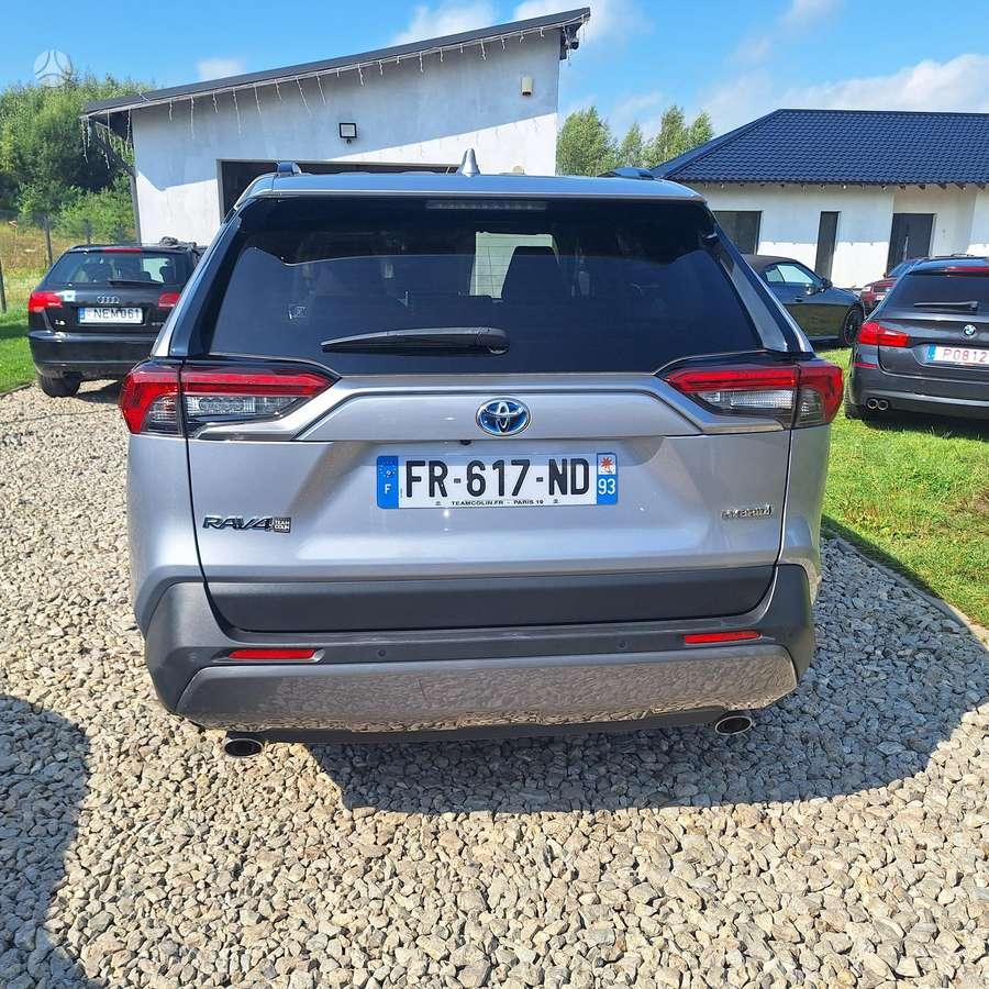 Grey Toyota RAV4 2020 in Vilnius, with an engine capacity of 2.50 L and mileage of 155 thousand km for 21300 €, photo 8 on AUTOMOTO.COM.LV