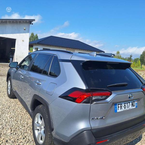 Toyota RAV4 2020 Viļņa vietnē Pelēks Toyota RAV4 2020 Viļņa, ar dzinēja tilpumu 2.50 L un nobraukumu 155 tūkst. km par 21300 €, foto 10 vietnē AUTOMOTO.COM.LV