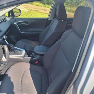 Grey Toyota RAV4 2020 in Vilnius, with an engine capacity of 2.50 L and mileage of 155 thousand km for 21300 €, photo 12 on AUTOMOTO.COM.LV