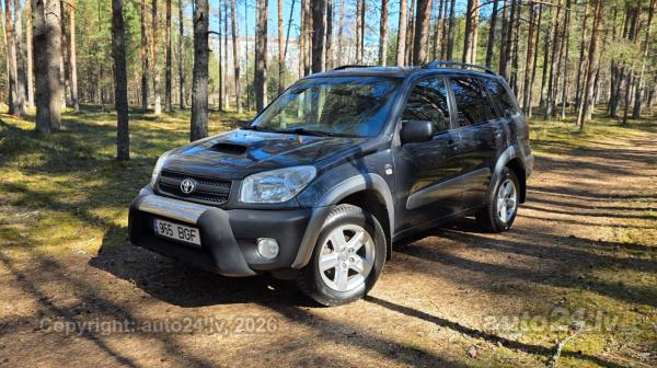 Pelēks Toyota RAV4 2004 Tallina, ar dzinēja tilpumu 2.00 L un nobraukumu 293 tūkst. km par 4700 €, foto 1 vietnē AUTOMOTO.COM.LV
