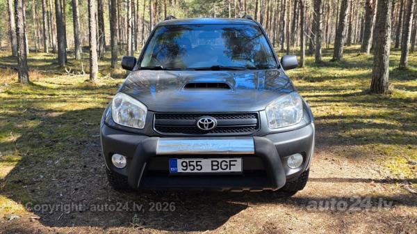 Pelēks Toyota RAV4 2004 Tallina, ar dzinēja tilpumu 2.00 L un nobraukumu 293 tūkst. km par 4700 €, foto 3 vietnē AUTOMOTO.COM.LV
