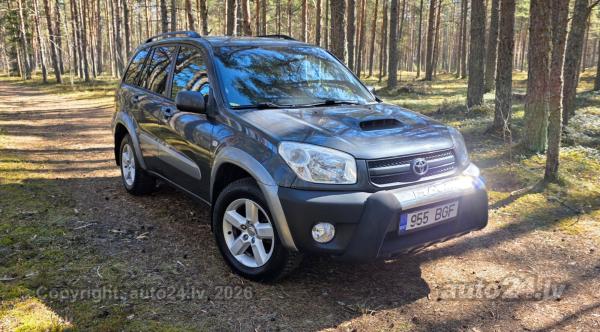 Pelēks Toyota RAV4 2004 Tallina, ar dzinēja tilpumu 2.00 L un nobraukumu 293 tūkst. km par 4700 €, foto 4 vietnē AUTOMOTO.COM.LV