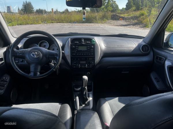 Grey Toyota RAV4 2004 in Tallinn, with an engine capacity of 2.00 L and mileage of 240 thousand km for 3200 €, photo 8 on AUTOMOTO.COM.LV