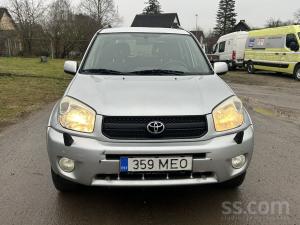 Pelēks Toyota RAV4 2005 Valka, ar dzinēja tilpumu 2.00 L un nobraukumu 350 tūkst. km par 2800 €, foto 3 vietnē AUTOMOTO.COM.LV