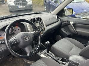 Pelēks Toyota RAV4 2005 Valka, ar dzinēja tilpumu 2.00 L un nobraukumu 350 tūkst. km par 2800 €, foto 7 vietnē AUTOMOTO.COM.LV