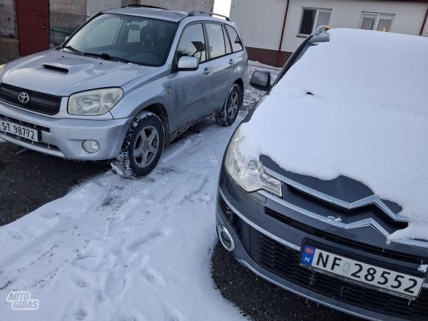 Grey Toyota RAV4 2005 in Prienai, with an engine capacity of 2.00 L and mileage of 216 thousand km for 2300 €, photo 1 on AUTOMOTO.COM.LV