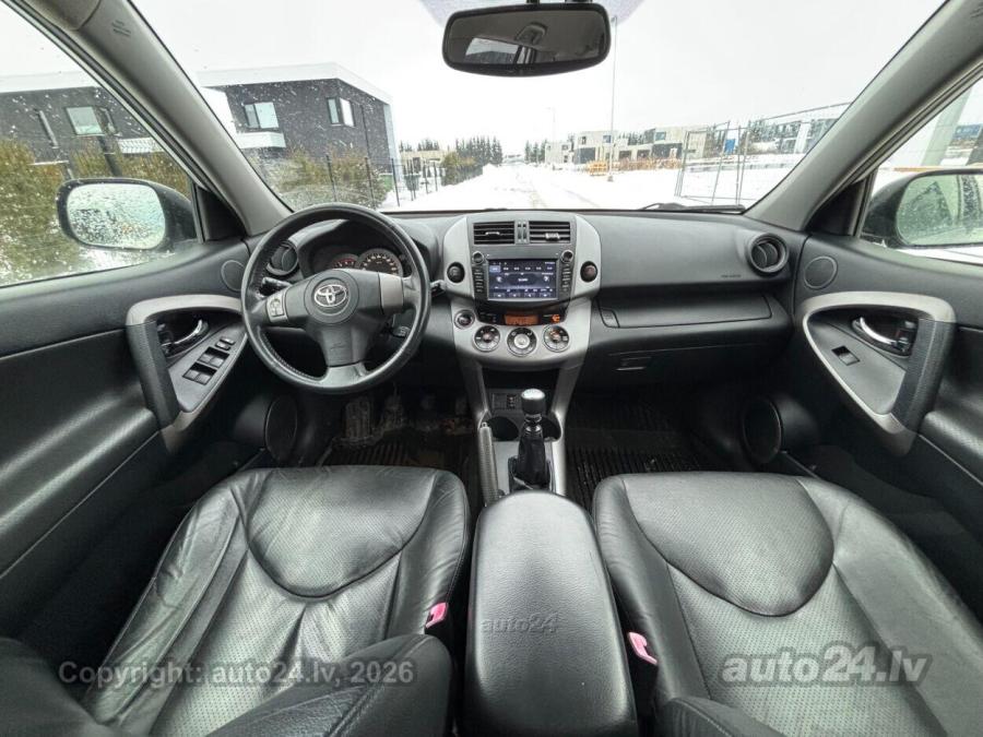 Pelēks Toyota RAV4 2007 Tartu, ar dzinēja tilpumu 2.20 L un nobraukumu 209 tūkst. km par 5500 €, foto 6 vietnē AUTOMOTO.COM.LV