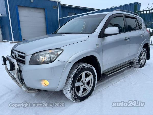 Pelēks Toyota RAV4 2007 Viljandi, ar dzinēja tilpumu 2.20 L un nobraukumu 338 tūkst. km par 4399 €, foto 1 vietnē AUTOMOTO.COM.LV