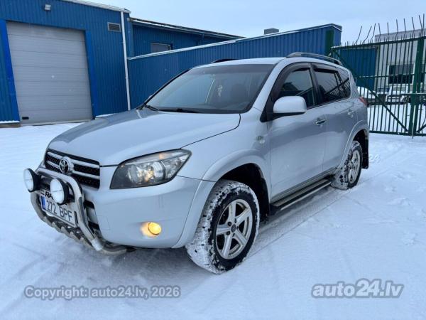 Pelēks Toyota RAV4 2007 Viljandi, ar dzinēja tilpumu 2.20 L un nobraukumu 338 tūkst. km par 4399 €, foto 2 vietnē AUTOMOTO.COM.LV