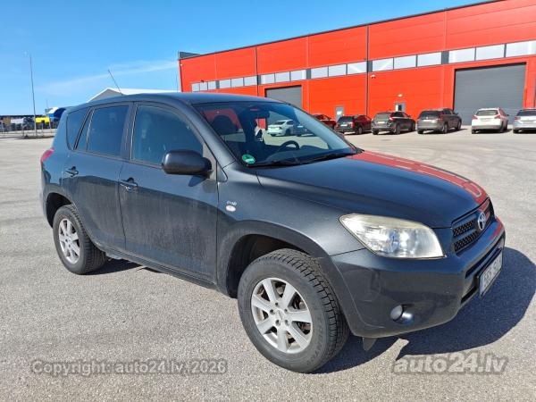 Grey Toyota RAV4 2008 in Tallinn, with an engine capacity of 2.20 L and mileage of 215 thousand km for 5200 €, photo 5 on AUTOMOTO.COM.LV