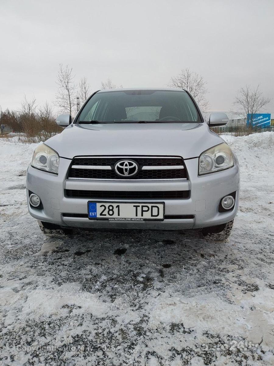 Grey Toyota RAV4 2009 in Tallinn, with an engine capacity of 2.00 L and mileage of 200 thousand km for 5800 €, photo 1 on AUTOMOTO.COM.LV