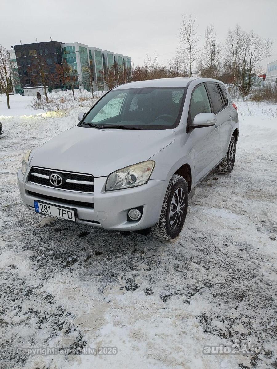Grey Toyota RAV4 2009 in Tallinn, with an engine capacity of 2.00 L and mileage of 200 thousand km for 5800 €, photo 2 on AUTOMOTO.COM.LV