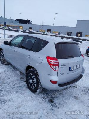 Grey Toyota RAV4 2009 in Tallinn, with an engine capacity of 2.00 L and mileage of 200 thousand km for 5800 €, photo 5 on AUTOMOTO.COM.LV