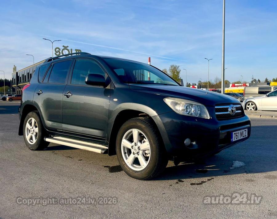 Pelēks Toyota RAV4 2009 Tallina, ar dzinēja tilpumu 2.00 L un nobraukumu 170 tūkst. km par 6200 €, foto 1 vietnē AUTOMOTO.COM.LV