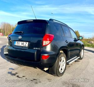 Pelēks Toyota RAV4 2009 Tallina, ar dzinēja tilpumu 2.00 L un nobraukumu 170 tūkst. km par 6200 €, foto 4 vietnē AUTOMOTO.COM.LV