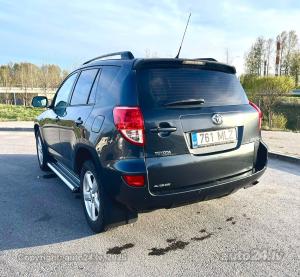 Pelēks Toyota RAV4 2009 Tallina, ar dzinēja tilpumu 2.00 L un nobraukumu 170 tūkst. km par 6200 €, foto 6 vietnē AUTOMOTO.COM.LV