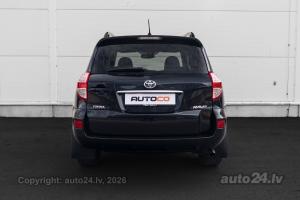 Grey Toyota RAV4 2010 in Tallinn, with an engine capacity of 2.20 L and mileage of 220 thousand km for 7499 €, photo 8 on AUTOMOTO.COM.LV