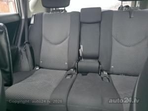 Grey Toyota RAV4 2010 in Tallinn, with an engine capacity of 2.20 L and mileage of 162 thousand km for 7200 €, photo 4 on AUTOMOTO.COM.LV