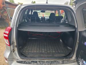 Grey Toyota RAV4 2010 in Tallinn, with an engine capacity of 2.20 L and mileage of 162 thousand km for 7200 €, photo 10 on AUTOMOTO.COM.LV