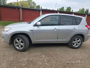 Grey Toyota RAV4 2010 in Tallinn, with an engine capacity of 2.20 L and mileage of 162 thousand km for 7200 €, photo 16 on AUTOMOTO.COM.LV