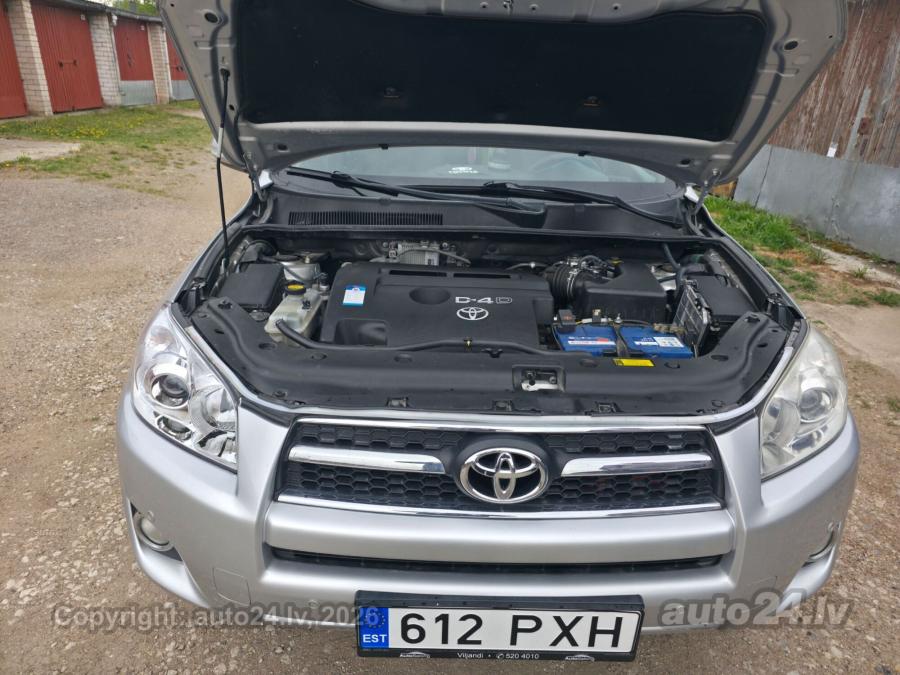 Grey Toyota RAV4 2010 in Tallinn, with an engine capacity of 2.20 L and mileage of 162 thousand km for 7200 €, photo 19 on AUTOMOTO.COM.LV