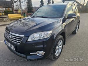 Pelēks Toyota RAV4 2011 Paide, ar dzinēja tilpumu 2.00 L un nobraukumu 222 tūkst. km par 8650 €, foto  vietnē AUTOMOTO.COM.LV