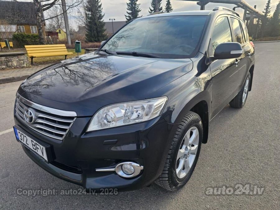 Pelēks Toyota RAV4 2011 Paide, ar dzinēja tilpumu 2.00 L un nobraukumu 222 tūkst. km par 8650 €, foto 1 vietnē AUTOMOTO.COM.LV
