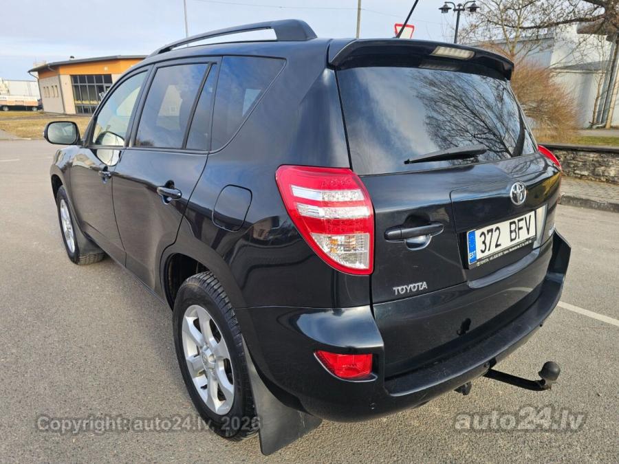 Pelēks Toyota RAV4 2011 Paide, ar dzinēja tilpumu 2.00 L un nobraukumu 222 tūkst. km par 8650 €, foto 6 vietnē AUTOMOTO.COM.LV