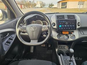 Pelēks Toyota RAV4 2011 Paide, ar dzinēja tilpumu 2.00 L un nobraukumu 222 tūkst. km par 8650 €, foto 9 vietnē AUTOMOTO.COM.LV