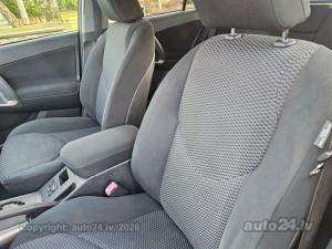 Pelēks Toyota RAV4 2011 Paide, ar dzinēja tilpumu 2.00 L un nobraukumu 222 tūkst. km par 8650 €, foto 19 vietnē AUTOMOTO.COM.LV