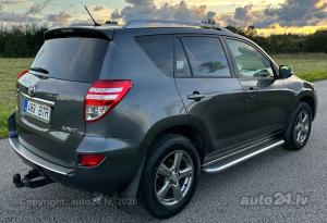 Pelēks Toyota RAV4 2012 Hāpsalu, ar dzinēja tilpumu 2.20 L un nobraukumu 254 tūkst. km par 8500 €, foto 7 vietnē AUTOMOTO.COM.LV