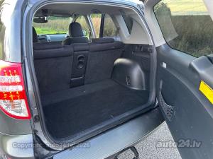Pelēks Toyota RAV4 2012 Hāpsalu, ar dzinēja tilpumu 2.20 L un nobraukumu 254 tūkst. km par 8500 €, foto 12 vietnē AUTOMOTO.COM.LV