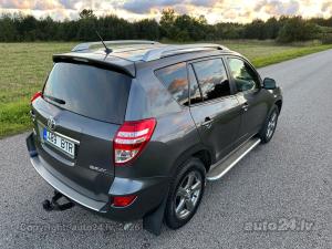 Pelēks Toyota RAV4 2012 Hāpsalu, ar dzinēja tilpumu 2.20 L un nobraukumu 254 tūkst. km par 8500 €, foto 18 vietnē AUTOMOTO.COM.LV