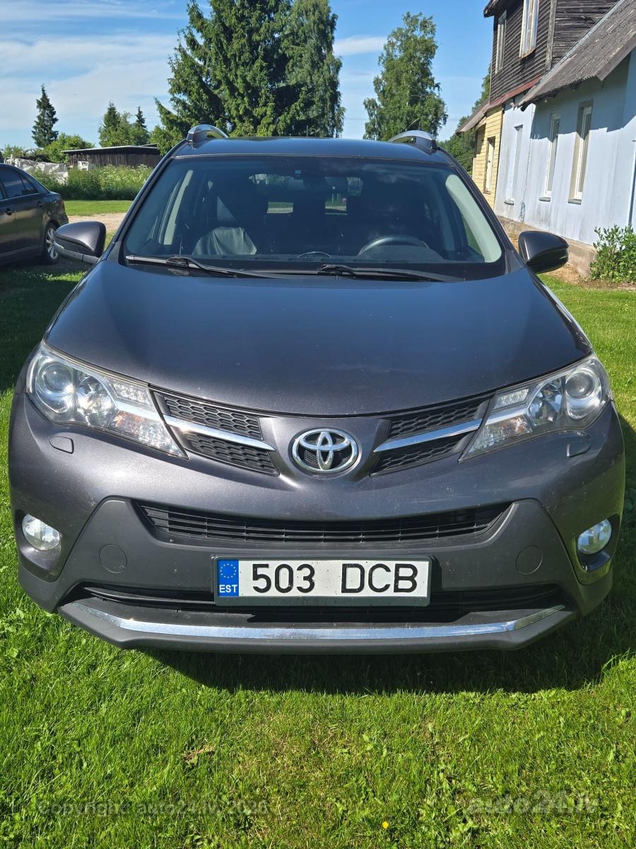 Grey Toyota RAV4 2014 in Tallinn, with an engine capacity of 2.00 L and mileage of 149 thousand km for 12500 €, photo 1 on AUTOMOTO.COM.LV