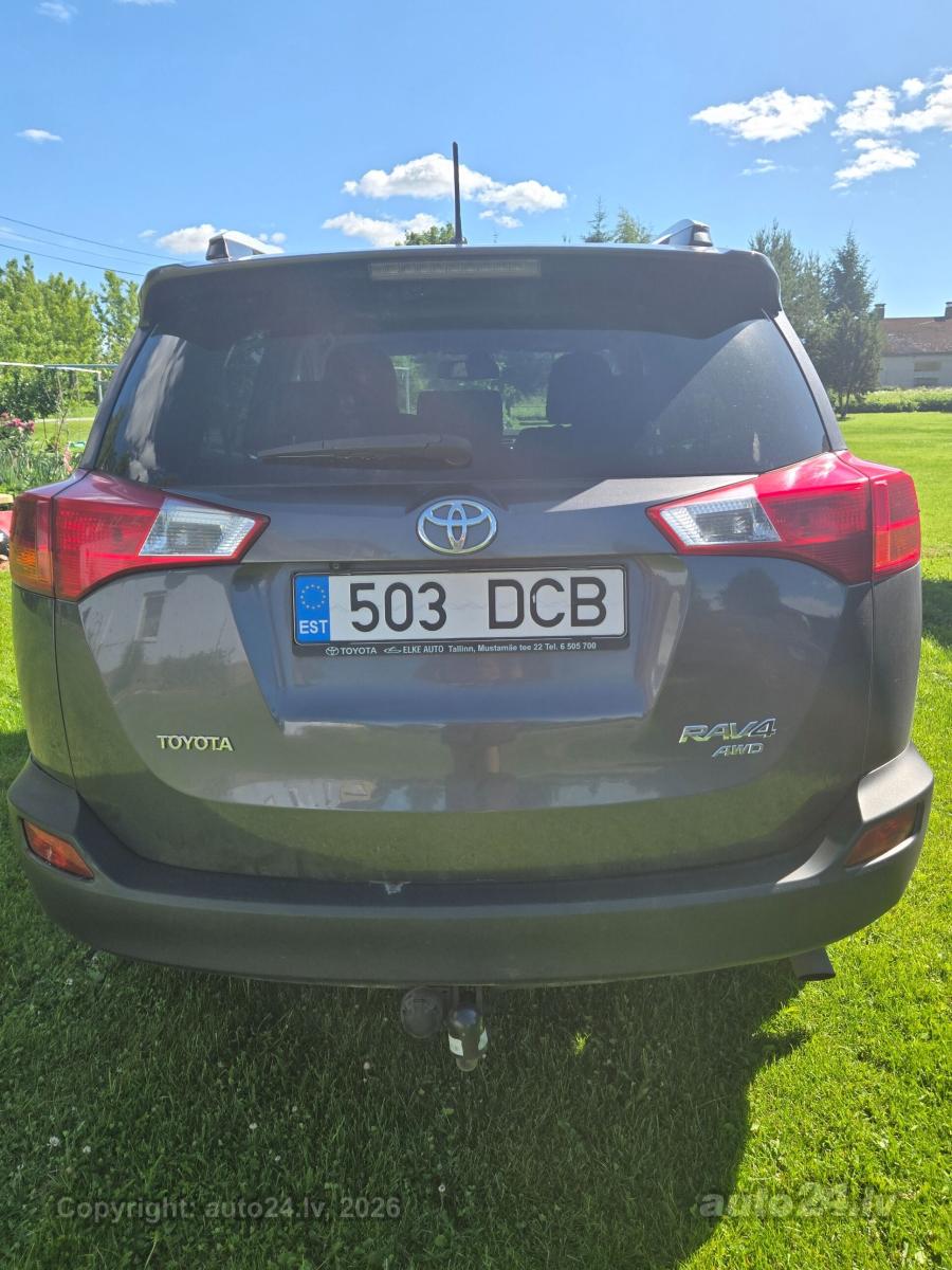 Grey Toyota RAV4 2014 in Tallinn, with an engine capacity of 2.00 L and mileage of 149 thousand km for 12500 €, photo 3 on AUTOMOTO.COM.LV