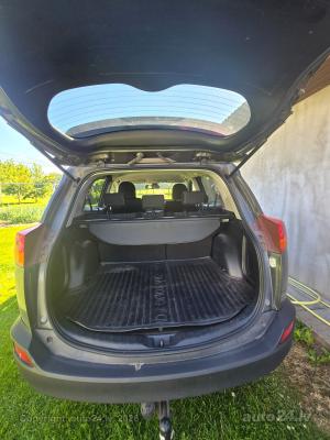 Grey Toyota RAV4 2014 in Tallinn, with an engine capacity of 2.00 L and mileage of 149 thousand km for 12500 €, photo 11 on AUTOMOTO.COM.LV