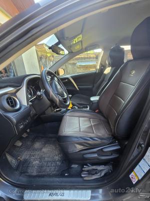 Grey Toyota RAV4 2014 in Tallinn, with an engine capacity of 2.00 L and mileage of 149 thousand km for 12500 €, photo 12 on AUTOMOTO.COM.LV