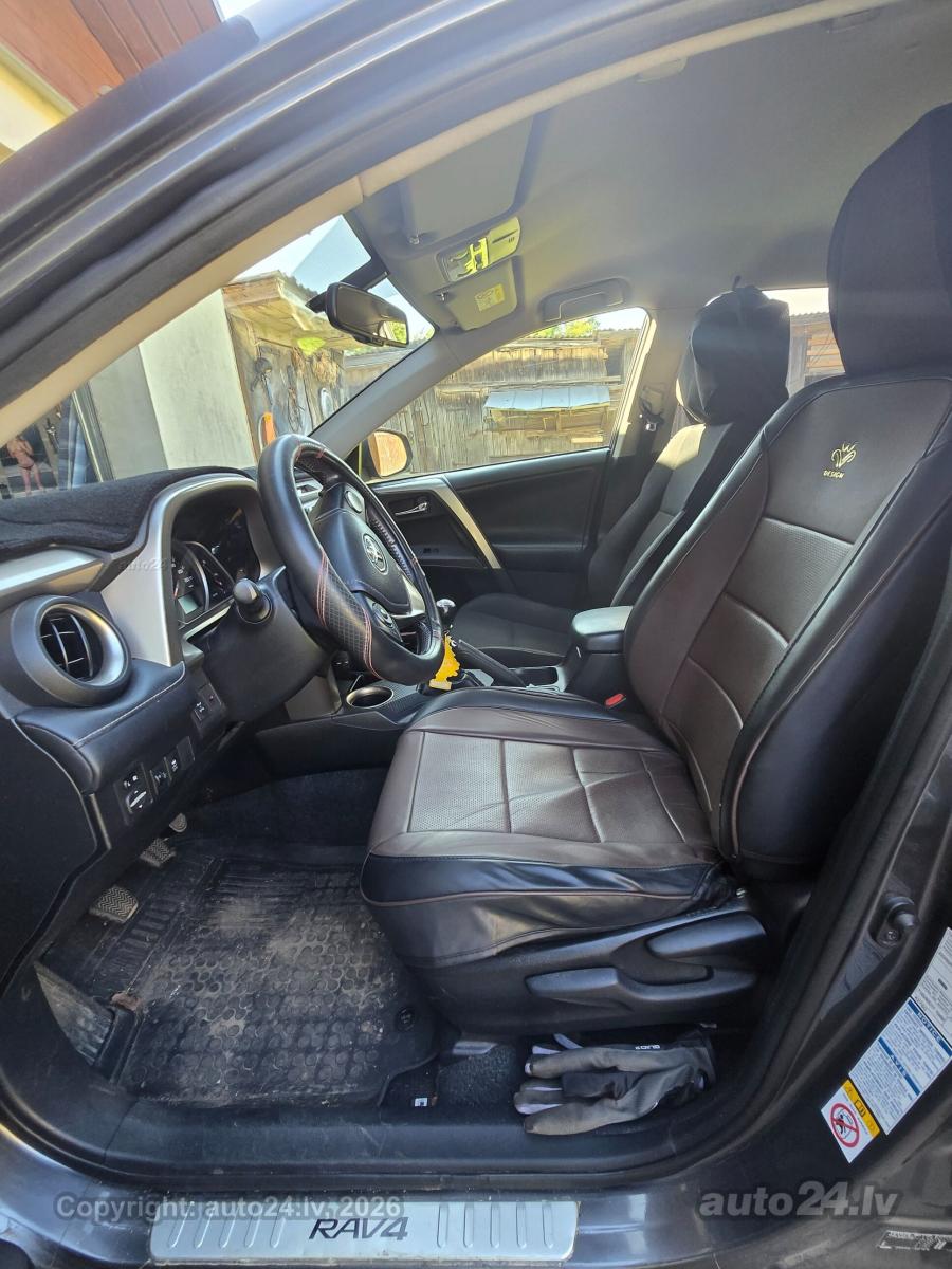 Grey Toyota RAV4 2014 in Tallinn, with an engine capacity of 2.00 L and mileage of 149 thousand km for 12500 €, photo 12 on AUTOMOTO.COM.LV