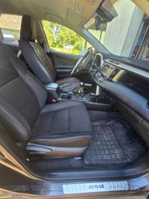 Grey Toyota RAV4 2014 in Tallinn, with an engine capacity of 2.00 L and mileage of 149 thousand km for 12500 €, photo 13 on AUTOMOTO.COM.LV