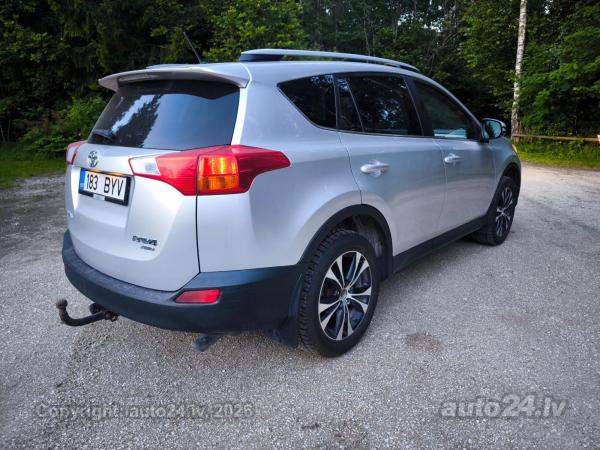 Pelēks Toyota RAV4 2014 Peltsamā, ar dzinēja tilpumu 2.00 L un nobraukumu 257 tūkst. km par 10500 €, foto 5 vietnē AUTOMOTO.COM.LV