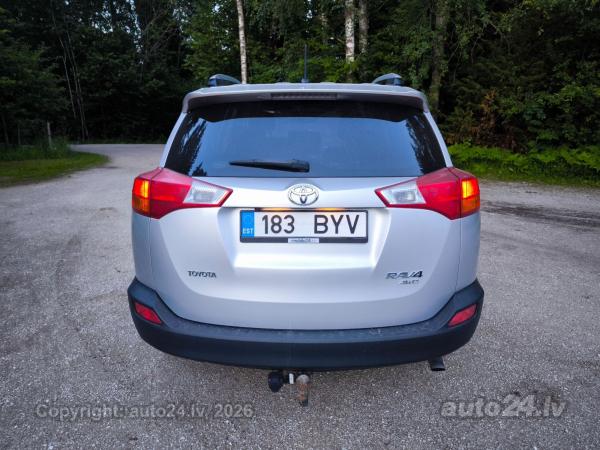 Pelēks Toyota RAV4 2014 Peltsamā, ar dzinēja tilpumu 2.00 L un nobraukumu 257 tūkst. km par 10500 €, foto 7 vietnē AUTOMOTO.COM.LV